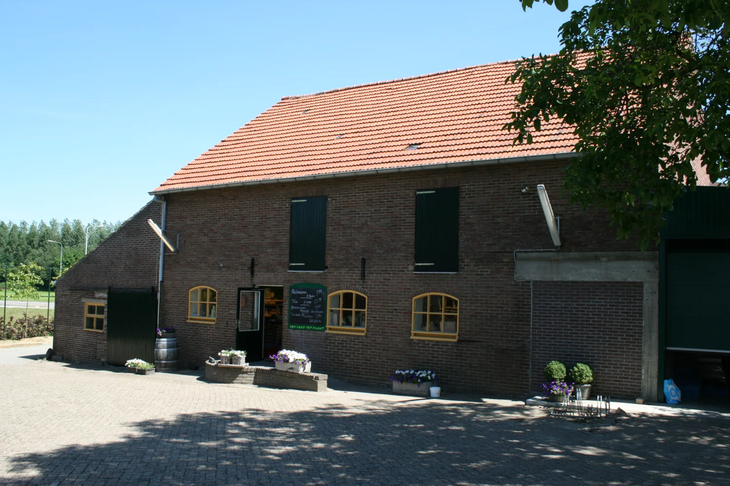 Versboerderij Keulen - Boerderijwinkel en Boerderij in Oirsbeek